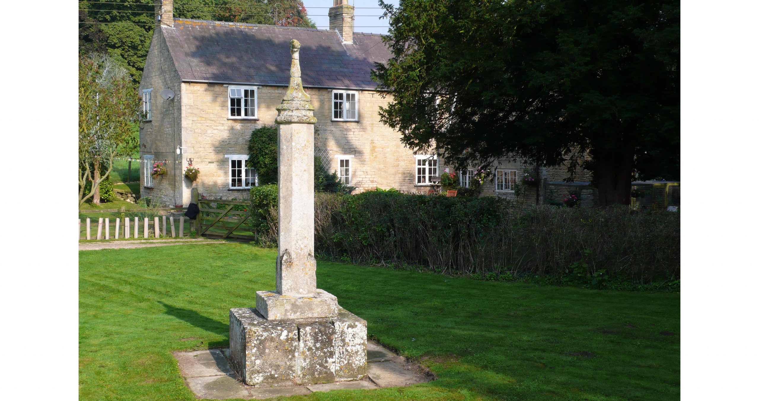Newton - Medieval Standing Crosses of Lincolnshire