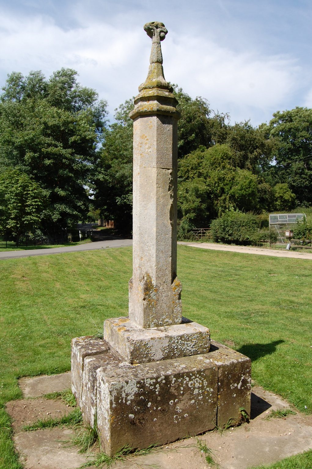 Newton - Medieval Standing Crosses of Lincolnshire