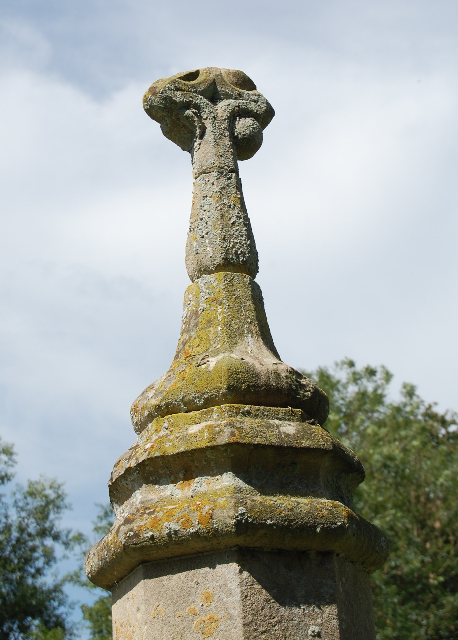 Newton - Medieval Standing Crosses of Lincolnshire